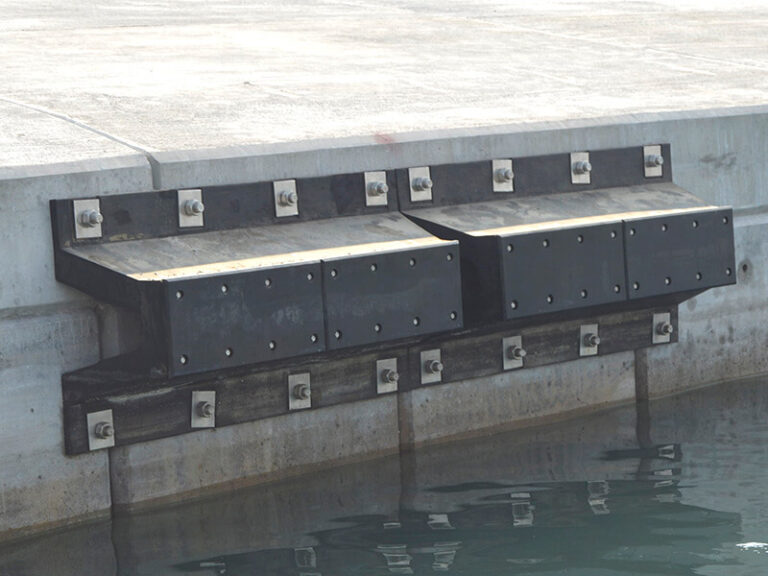 Two methods of rubber fender arrangement - Fender Supplier - Nanjing ...